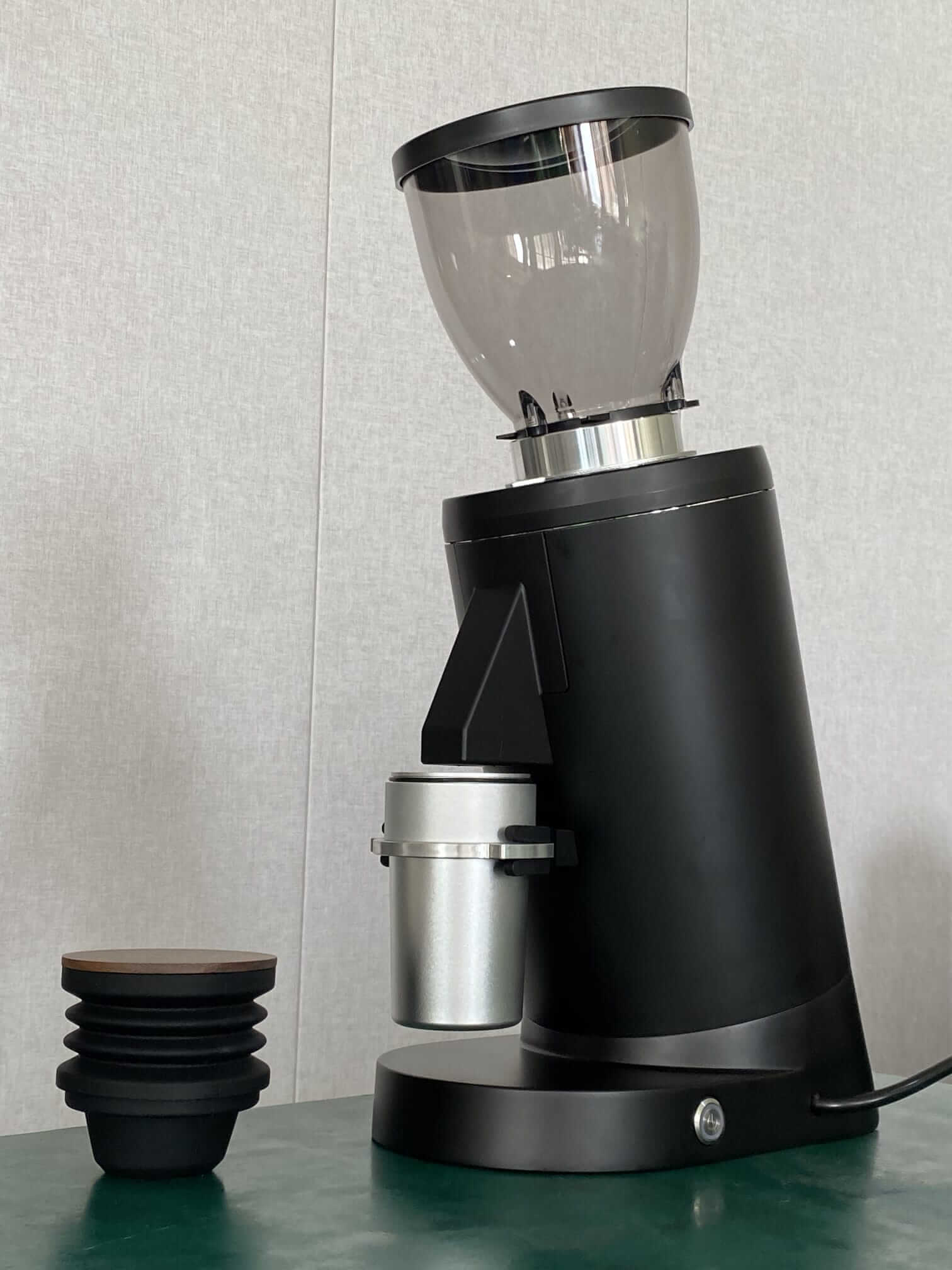 G-iota PRO DF83 Single Dosing Mühle V3 AKTION – bohnendealer.coffee